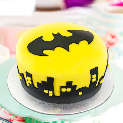 Classy Batman Fondant Cake – Varka Sweets and Bakers